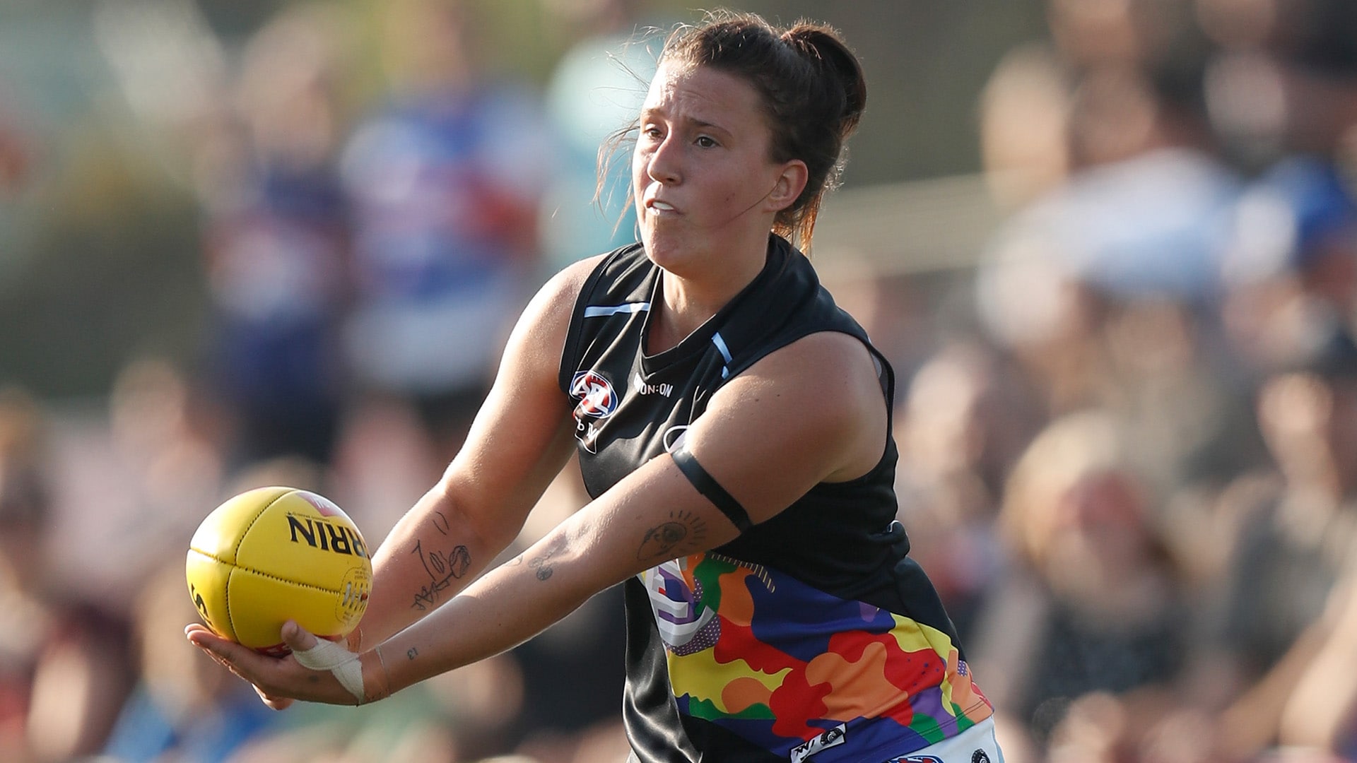 Blues farewell Van Dyk in pick swap