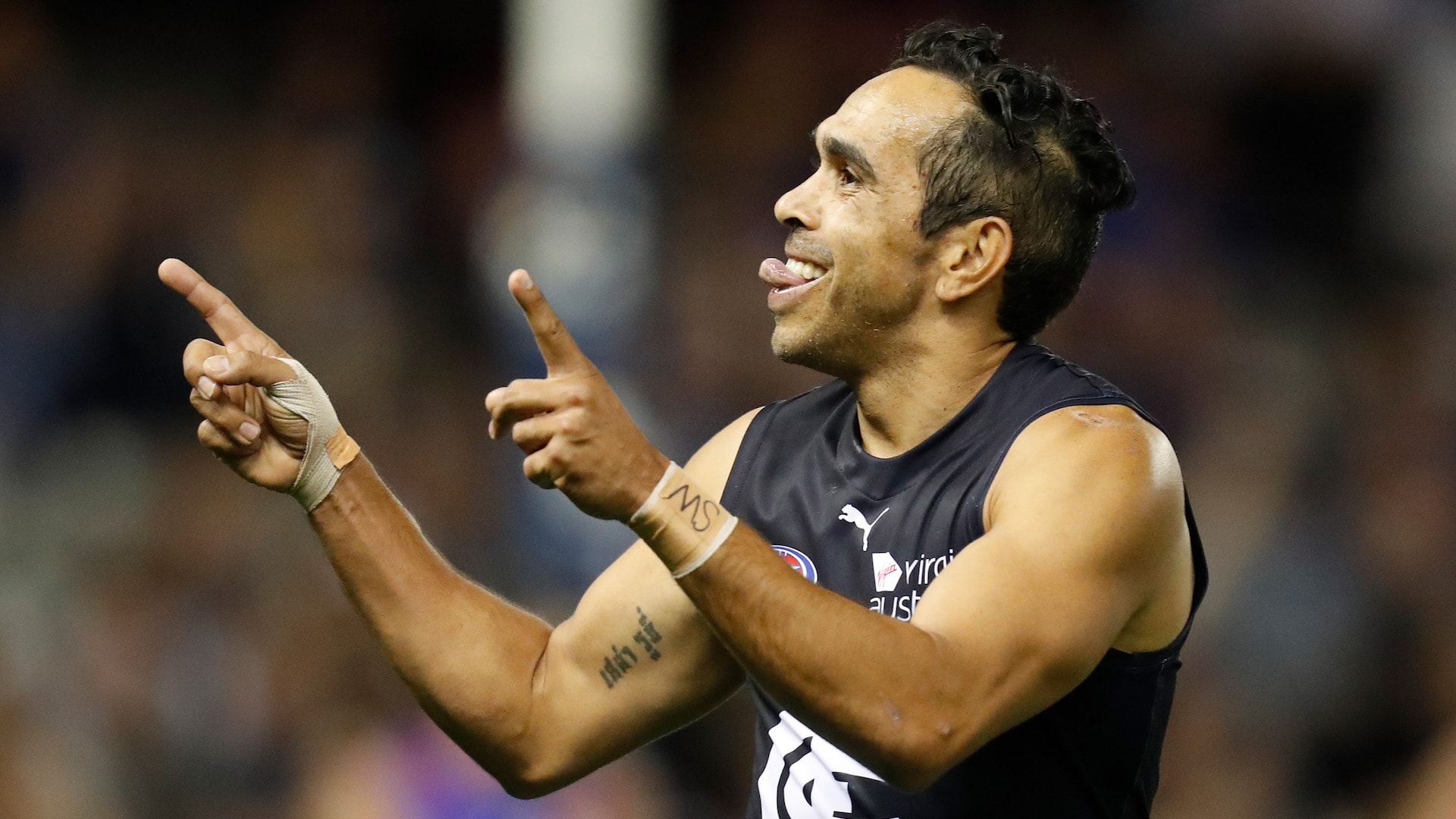 Team selection: Betts back under the roof