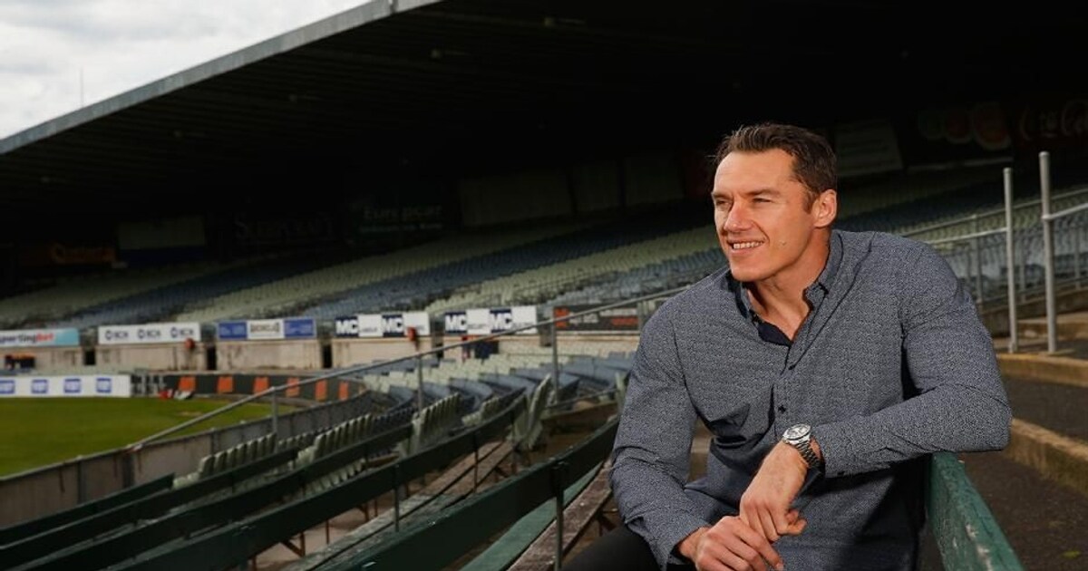 Crane finds Carlton connection