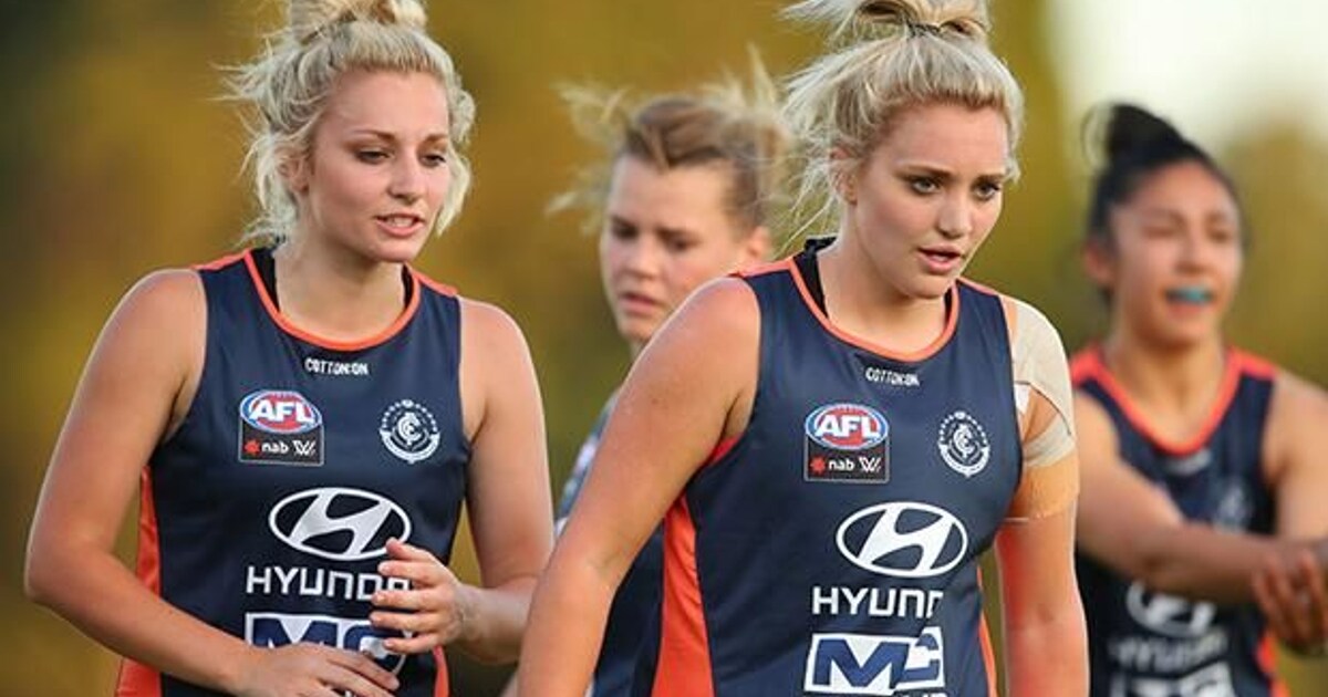 Hoskings to line up together