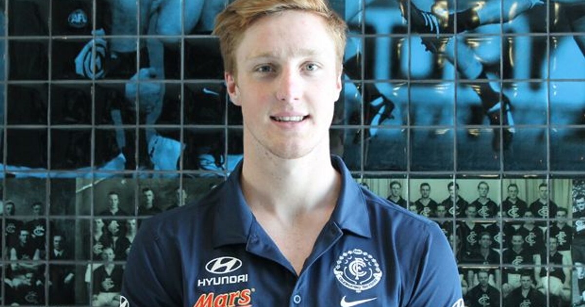 Blues sign Matthew Dick