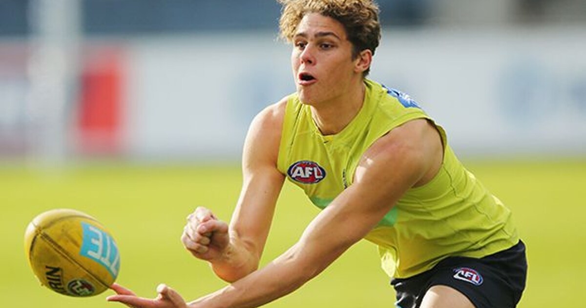 Curnow suffers minor setback