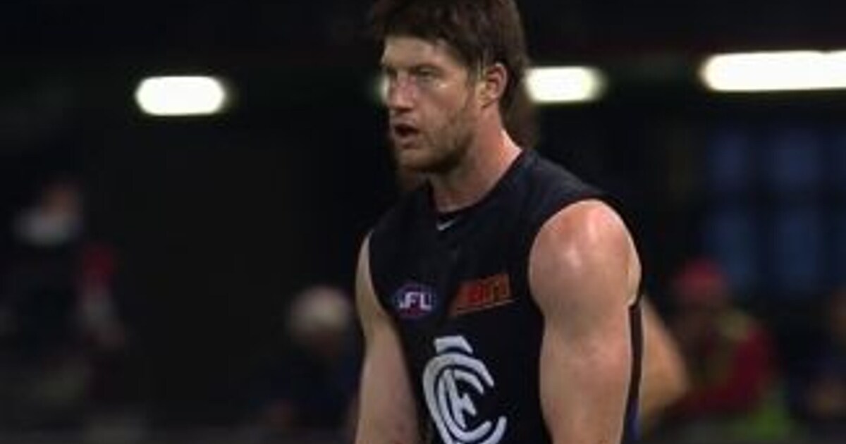 Rowe commits to Carlton