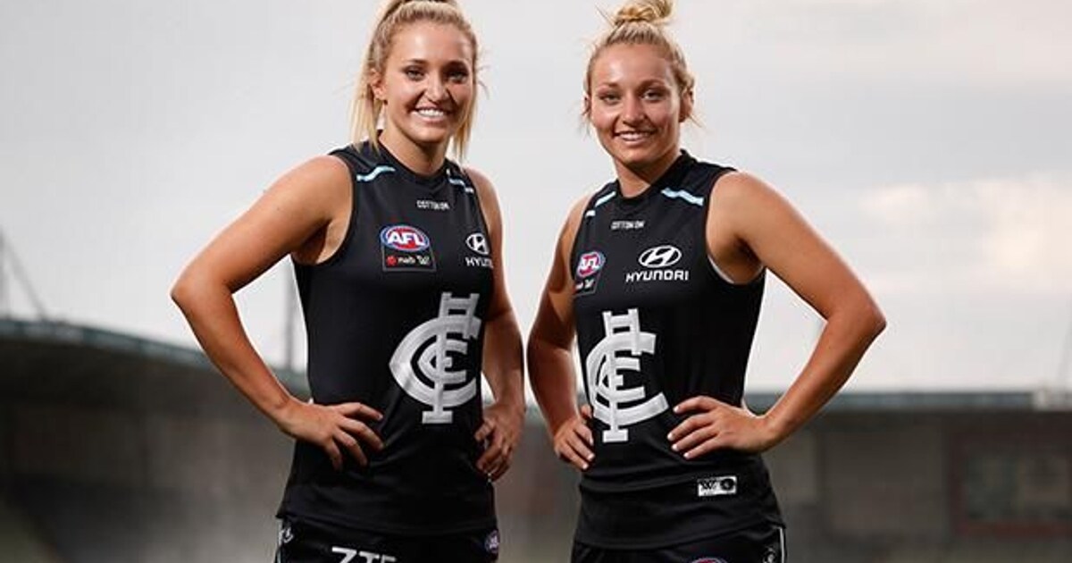 Hosking twins on song