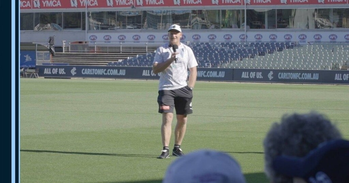 'Vossy' speaks to the fans