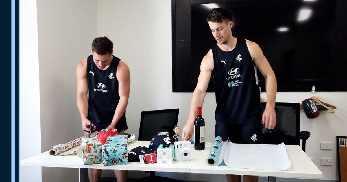 Christmas present wrapping challenge