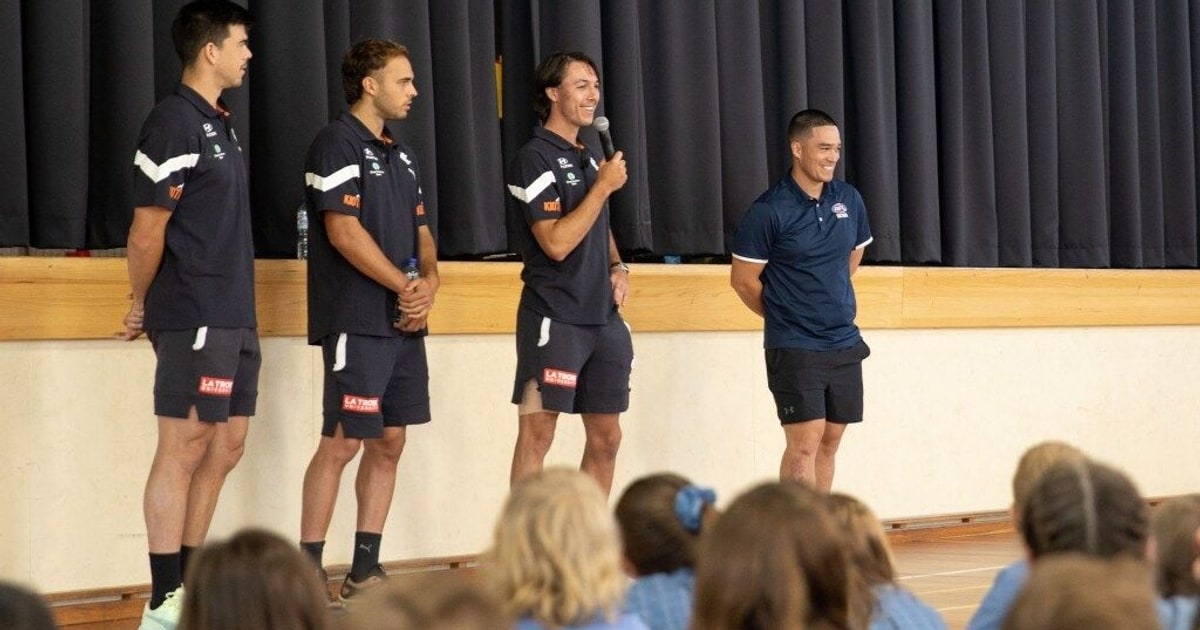 Mic'd Up | Ollie returns to his primary school