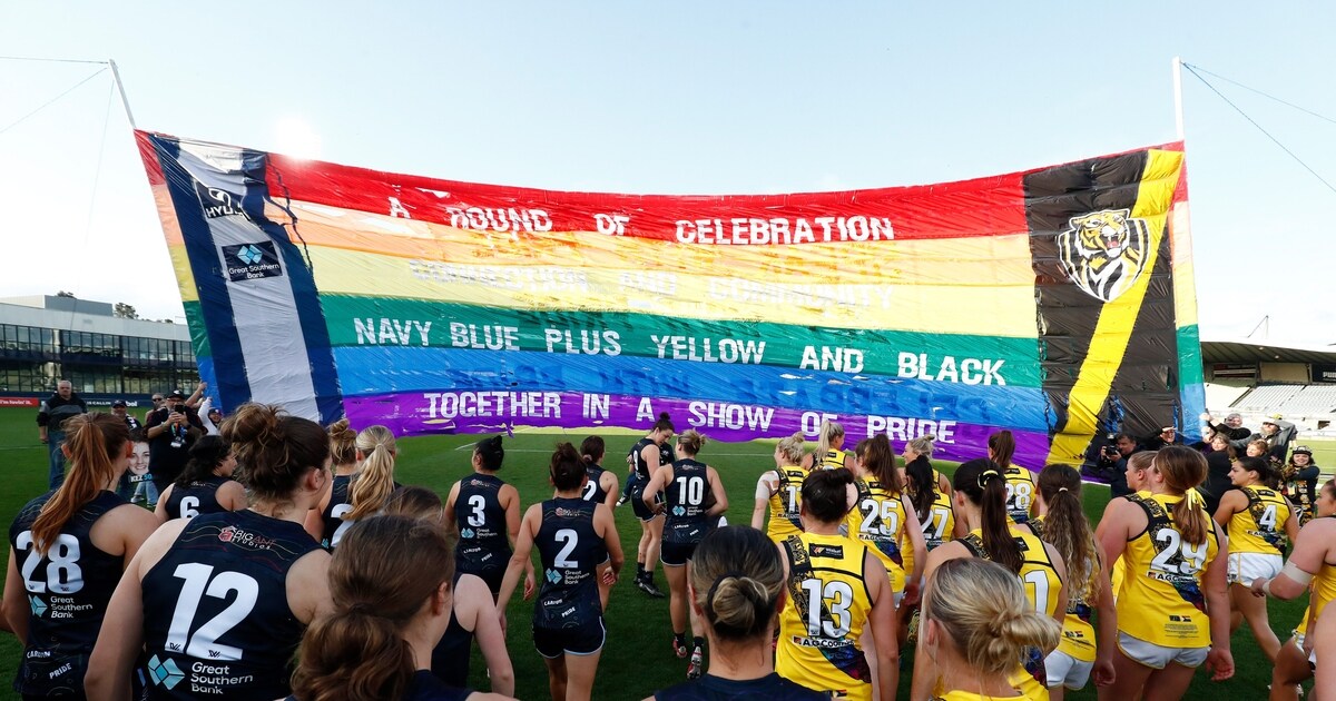 VFLW welcomes inaugural pride match between Carlton and Darebin