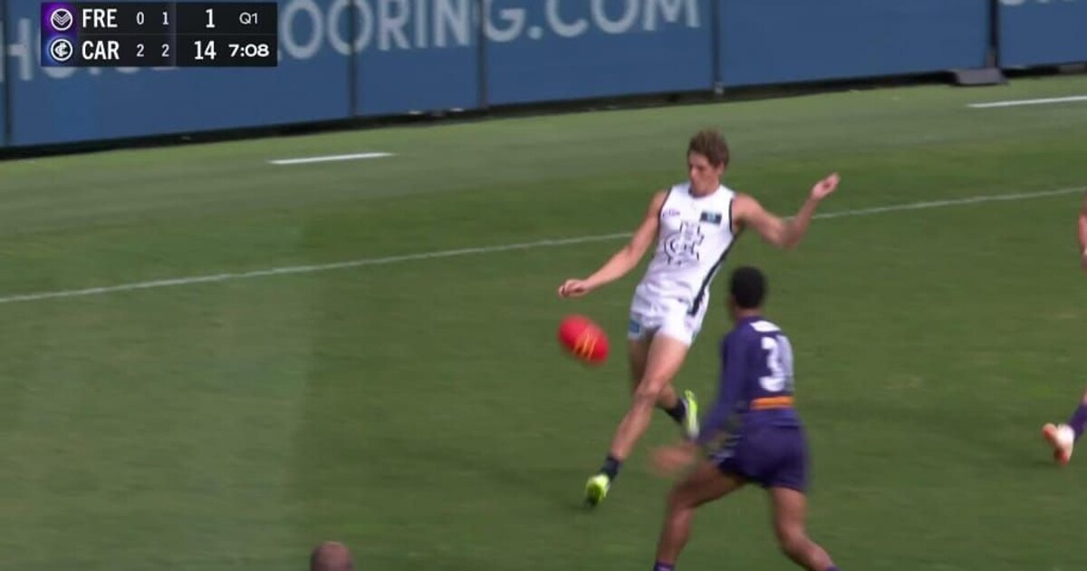AFL R17 | Checkside Charlie makes the difficult look easy