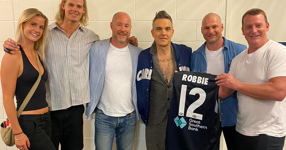 "To be a Carlton fan": Robbie Williams, Blues finally link up