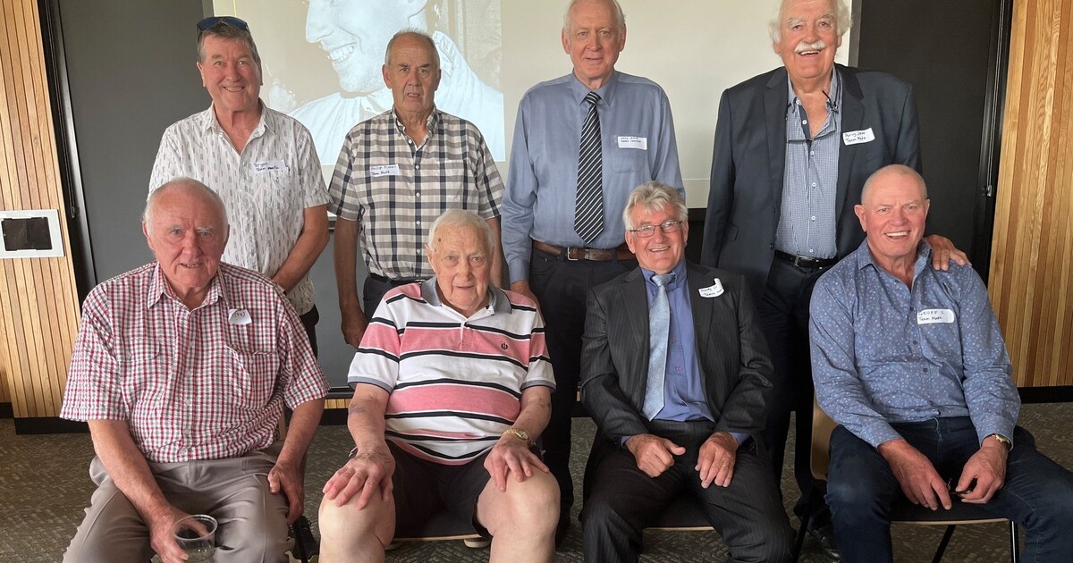 Carlton greats gather to honour Ted Hopkins